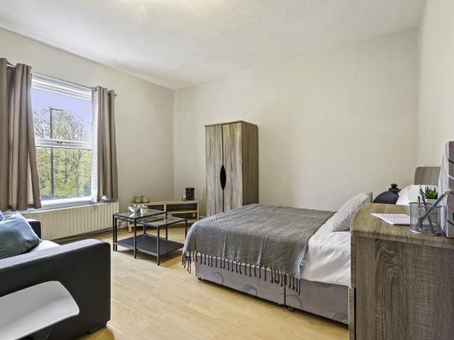Flat 3, 2 Moor View Leeds, LS6 1AQ