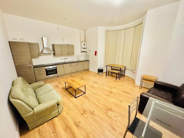Flat 3, 2 St James Road. Dudley DY1, 2 bed flat to rent, £895 pcm | PrimeLocation