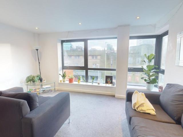 FLat 3.7 Cymbeline House 2 bed flat to rent £1,187 pcm £274 pw