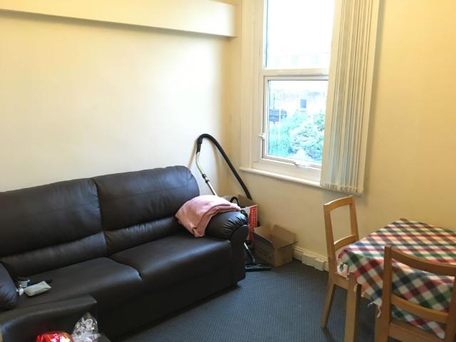 Flat 3, 7 Kelso Road, LS2 9PR, Leeds
