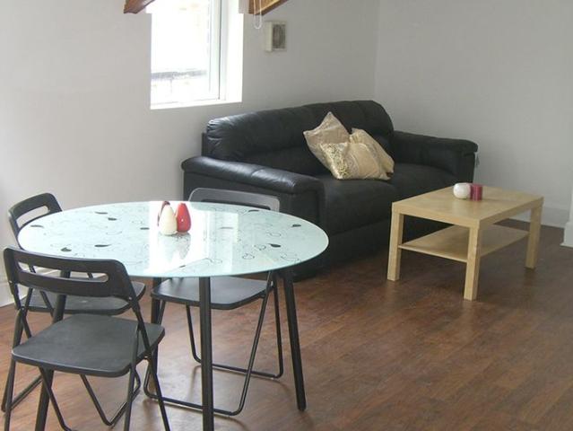 Flat 3, 57 Clarendon Road, LS2 9NZ, Leeds