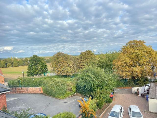 Flat 3, 62 Thorne Road, Doncaster, South Yorkshire DN1, 1 bed flat to rent, £650 pcm | PrimeLocation