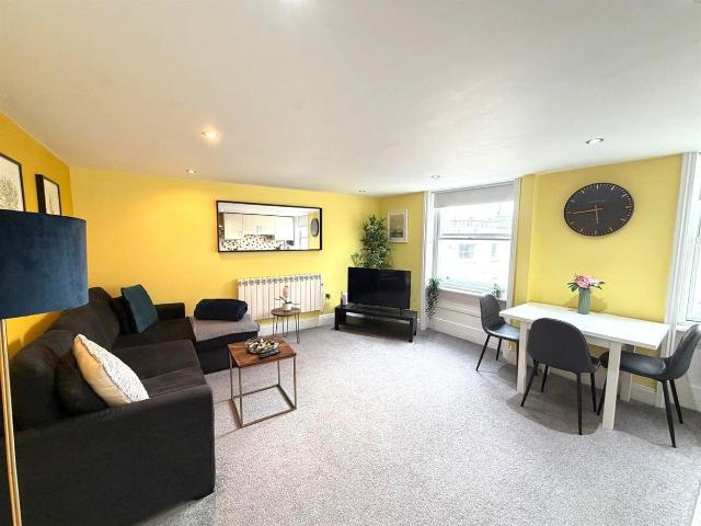 Flat 3, 6 Batholomews. East Street, Brighton BN1, 1 bed flat to rent, £1,300 pcm | PrimeLocation