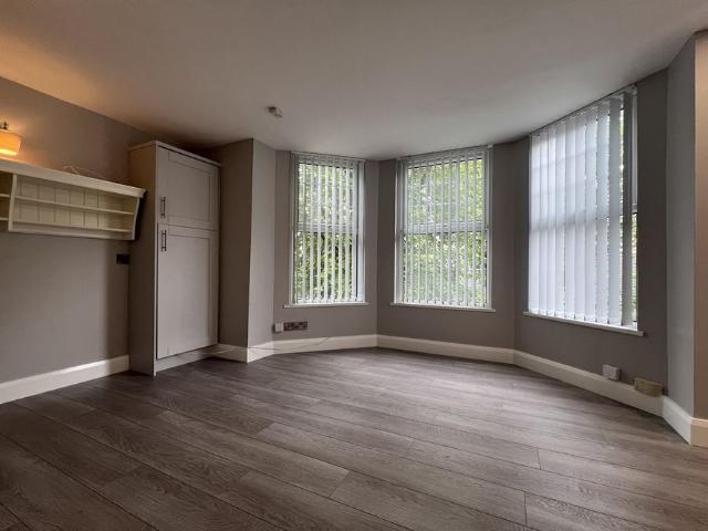 Flat 3, 6 Glandore Avenue, Belfast, BT15 3FB
