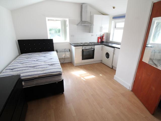 Flat 3, 95 Cathays Terrace CF24, Studio to rent, £695 pcm | PrimeLocation