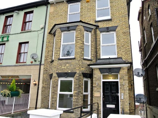 Flat 3, 9 New Road Avenue ME4, 1 bed flat to rent, £900 pcm | PrimeLocation