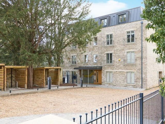 Flat 3, Hills Road, Cambridge CB2, 3 bed flat to rent, £3,700 pcm | PrimeLocation