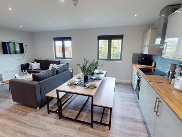 Flat 3, Hyson House, 1 Terrace. 6 bed flat to rent £3,250 pcm £750 pw