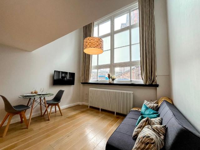 Flat 3, Mcdonald Road, Broughton, Edinburgh EH7, 1 bed flat to rent, £1,475 pcm | PrimeLocation