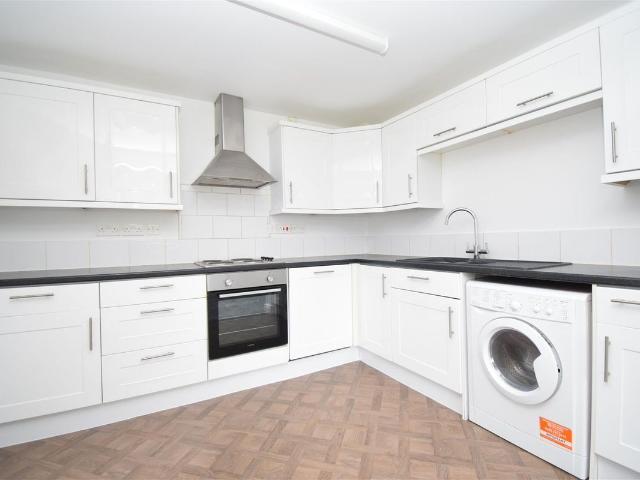Flat 3, Park View, Gorton Street, Kinsley WF9, 2 bed flat to rent, £750 pcm | PrimeLocation