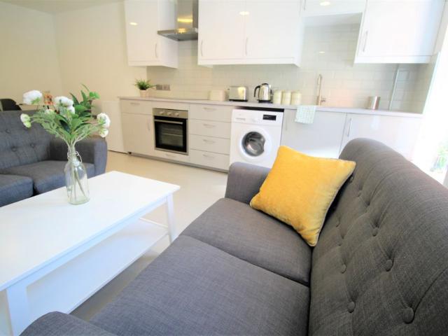 Flat 3, Westmount, LS2 9NZ, Leeds