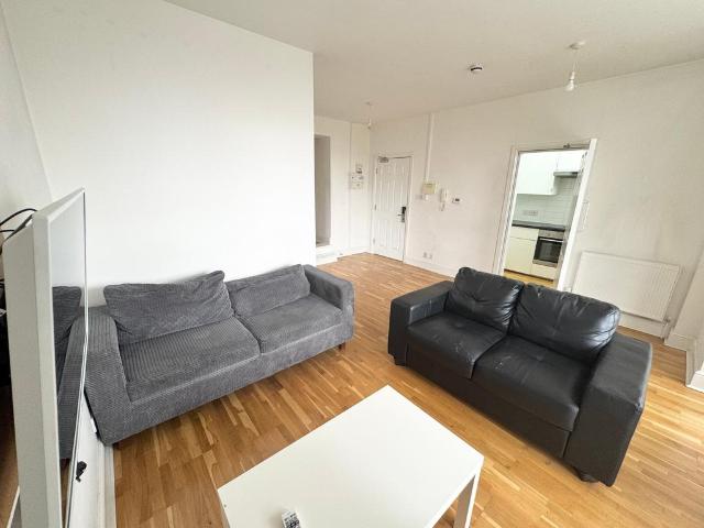 Flat 3, The Villa, LS3 1BU 2 bed flat to rent £1,381 pcm £319 pw