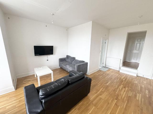 Flat 3, The Villa, LS3 1BU, Leeds