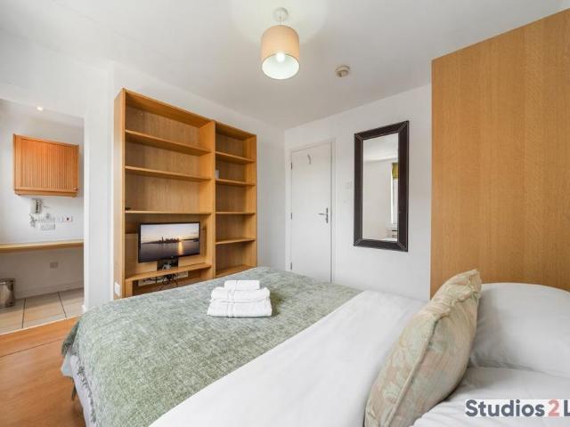 Flat 401 North Gower Street, Euston NW1 2LY