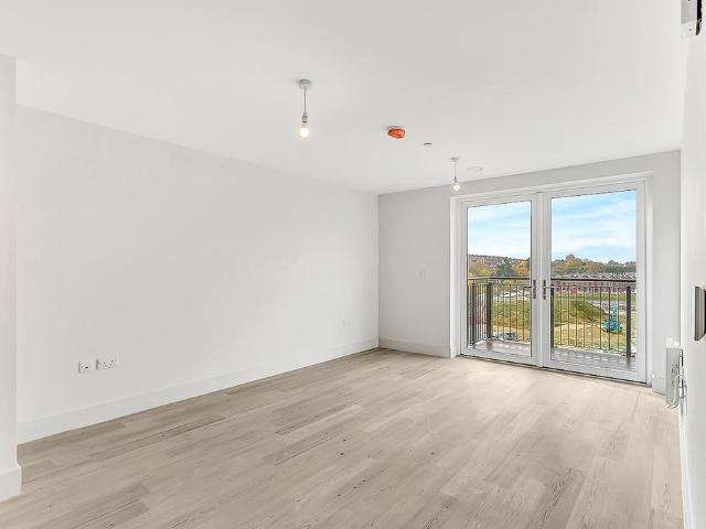 Flat 405, Isca Gardens, Vesta. 1 bed apartment to rent £1,325 pcm £306 pw