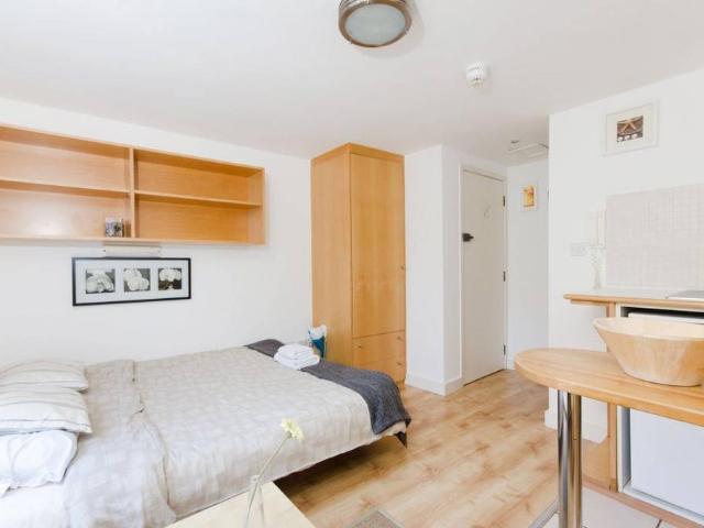 Flat 41 West Cromwell Road, Earls Court SW5 9QL