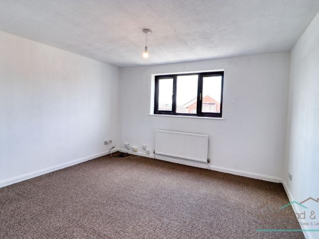Flat 42, Kensington House, Rectory Road, Rushden, Northamptonshire NN10, 2 bed flat to rent, £825 pcm | PrimeLocation