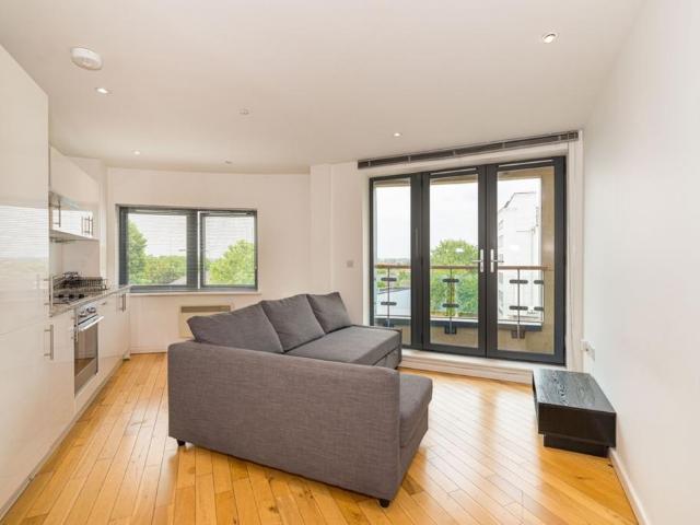 Flat 43 Amisha Court, 161 Grange. 2 bed flat to rent £2,360 pcm £545 pw