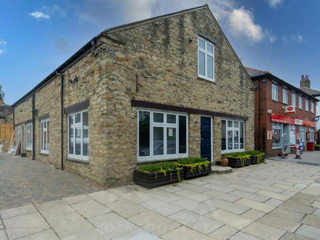 Flat 4, 10 Main St. Barwick In Elmet. LS15, 2 bed flat to rent, £895 pcm | PrimeLocation