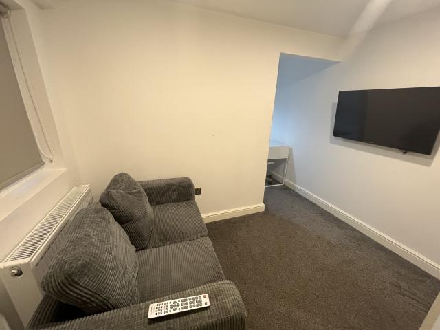 Flat 4, 117 Otley Road