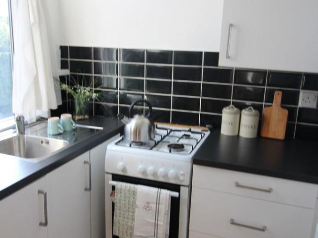 Flat 4, 12 Kelso Road, LS2 9PR 2 bed flat to rent £1,086 pcm £251 pw