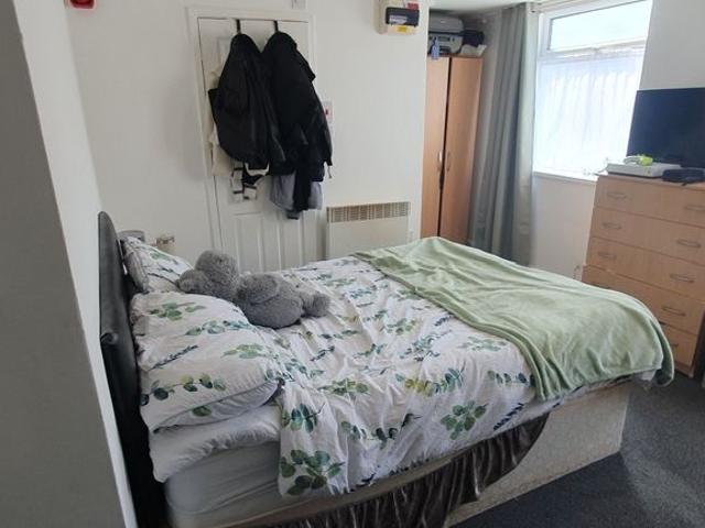 Flat 4, 18 Flora street, Cathays, Cardiff, CF24 4EP