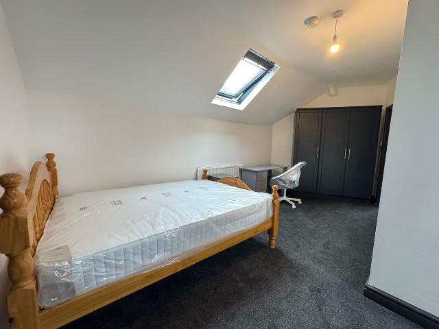 Flat 4, 1A Burley Street LS3, 1 bed flat to rent, £775 pcm | PrimeLocation