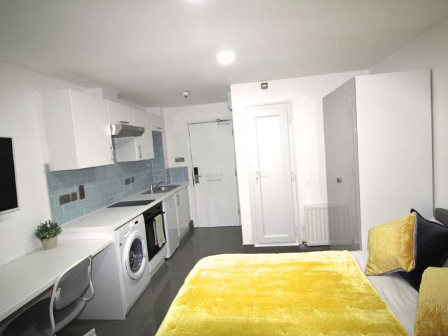 Flat 4, 205 Clarendon Road, Leeds LS2, 1 bed flat to rent, £760 pcm | PrimeLocation