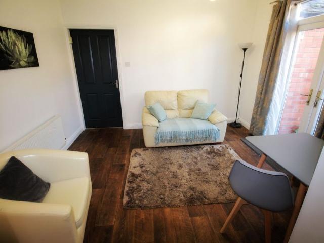 Flat 4, 23 The Avenue, Lincoln, Lincolnshire, LN1 1PD