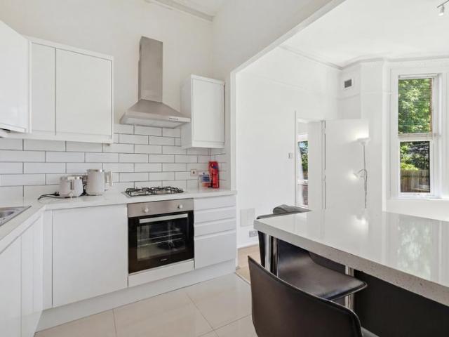 Flat 4, 34 Madeley Road