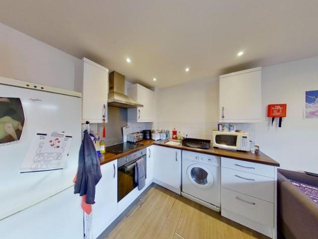 Flat 4.7 Cymbeline House 2 bed flat to rent £1,187 pcm £274 pw