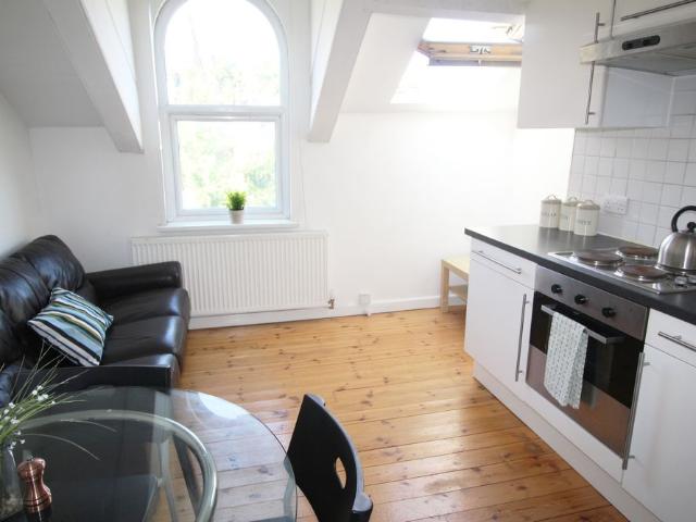Flat 4, 51 Clarendon Road, LS2 9NZ, Leeds