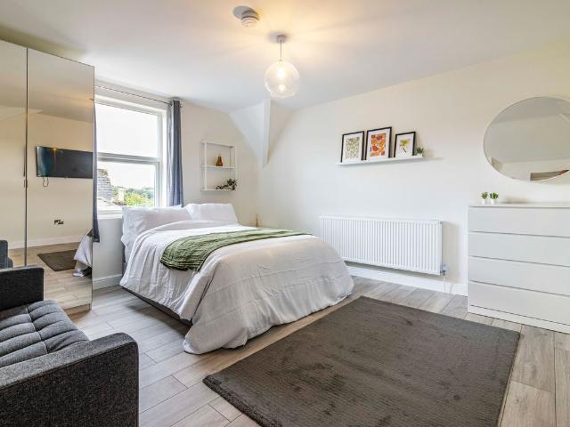 Flat 4, 8 Zulla Road, Nottingham NG3, 1 bed flat to rent, £850 pcm | PrimeLocation
