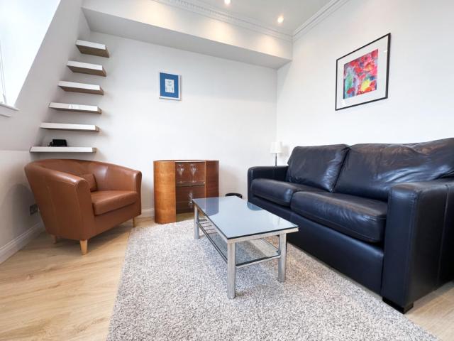 Flat 4 96 Flat 4 Ledbury Road London 2668622