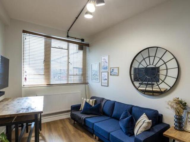 Flat,4 Bedroom Apartment