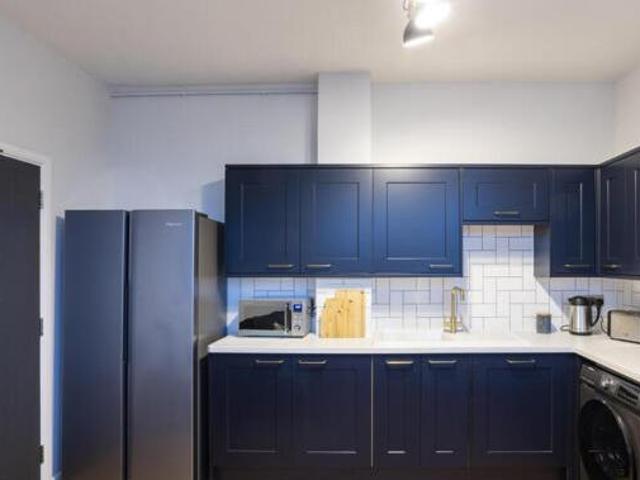 Flat,4 Bedroom Property