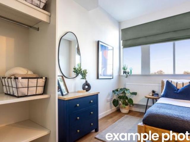 Flat,4 Bedroom Property