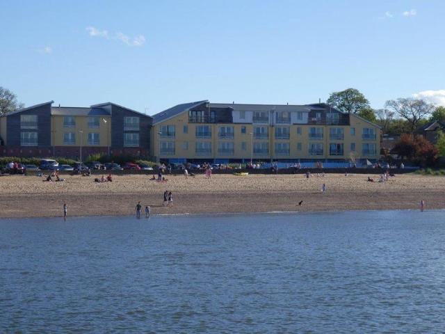 flat 4, New Street, Musselburgh, EH21 3 bed flat to rent £1,600 pcm £369 pw
