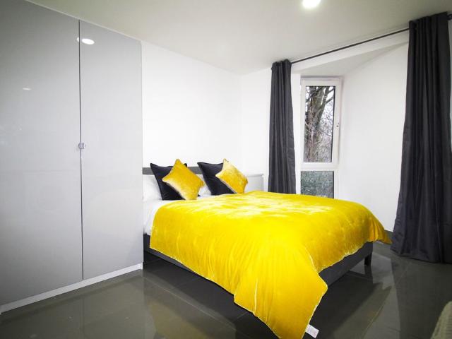 Flat 4, Samara Plaza, LS2 9DU, Leeds