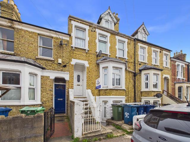 Flat 4, St. Marys Road, Oxford OX4, 2 bed flat to rent, £1,650 pcm | PrimeLocation