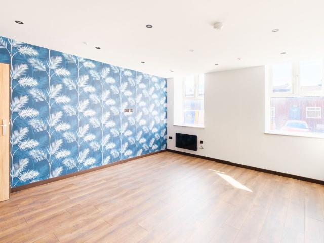 Flat 4, Standish Court PR7, 2 bed flat to rent, £1,150 pcm | PrimeLocation