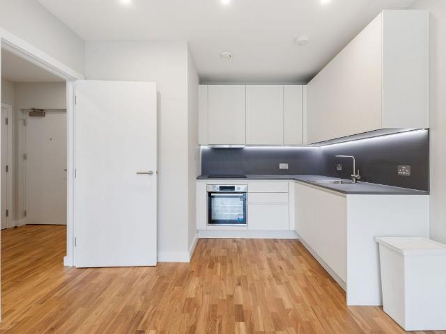 Flat 4 Premier House Canning Road, London HA3, 1 bed flat to rent, £1,600 pcm | PrimeLocation
