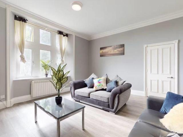 Flat 4, Whitefield House, Plymouth PL4, 4 bed flat to rent, £780 pcm | PrimeLocation