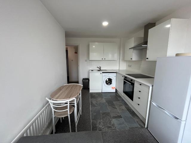 Flat 55, 205 Clarendon Road, Leeds LS2, 2 bed flat to rent, £1,260 pcm | PrimeLocation