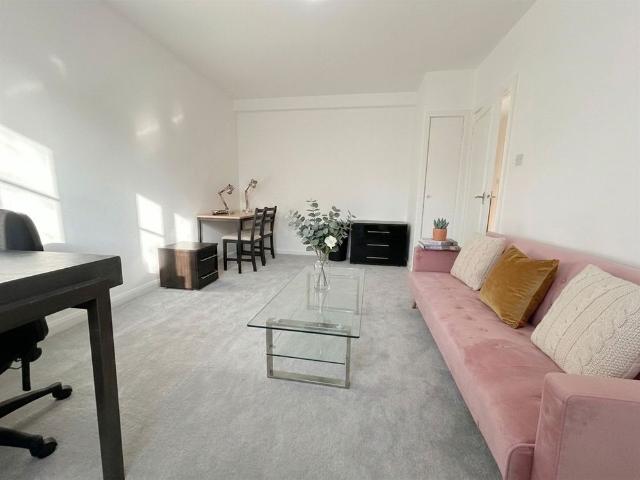 Flat 56, Langford Court, London, NW8 9DN