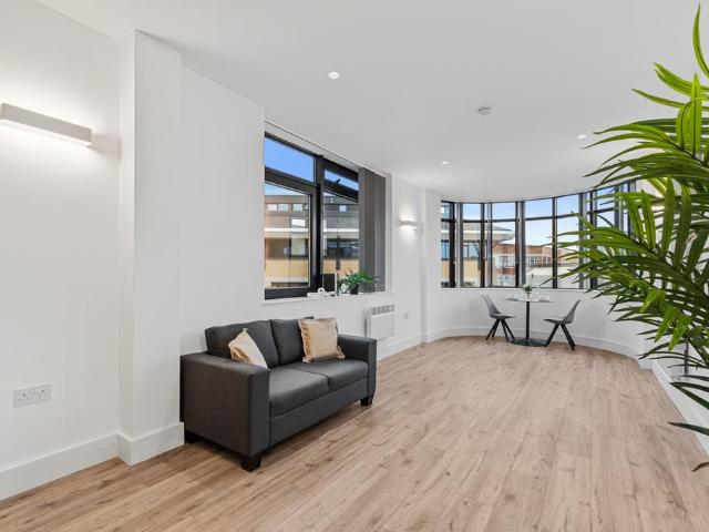 Flat 58, Akron House, New Horizons. 1 bed flat to rent £1,680 pcm £388 pw