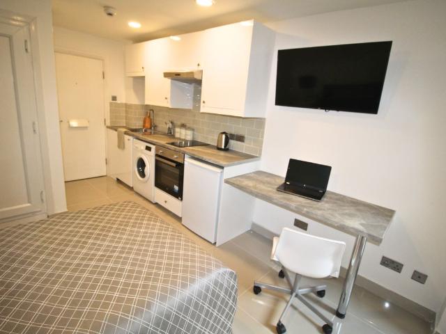 Flat 52, 205 Clarendon Road, Leeds LS2, 1 bed flat to rent, £777 pcm | PrimeLocation
