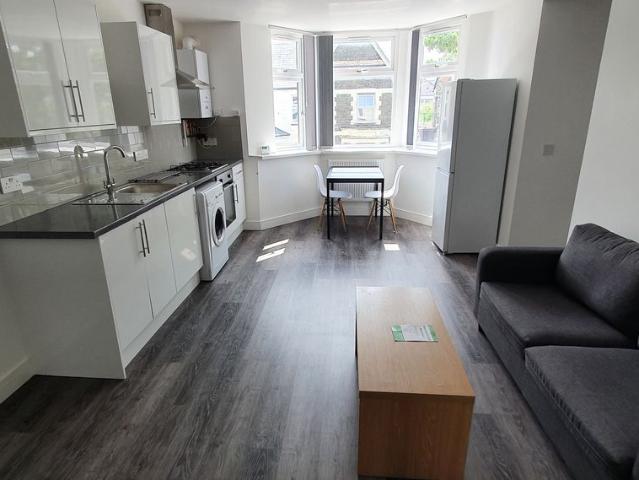 Flat 5, 3 Richards Street CF24, 2 bed flat to rent, £1,500 pcm | PrimeLocation