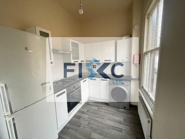 Flat 5, 124 Park Road, Peterborough, Cambridgeshire PE1, 2 bed flat to rent, £800 pcm | PrimeLocation