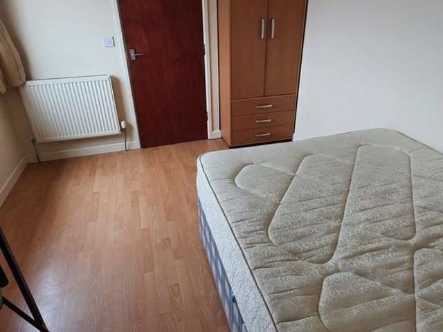 Flat 5, 16 Mundy Place, Cathays, Cardiff, CF24 4DY